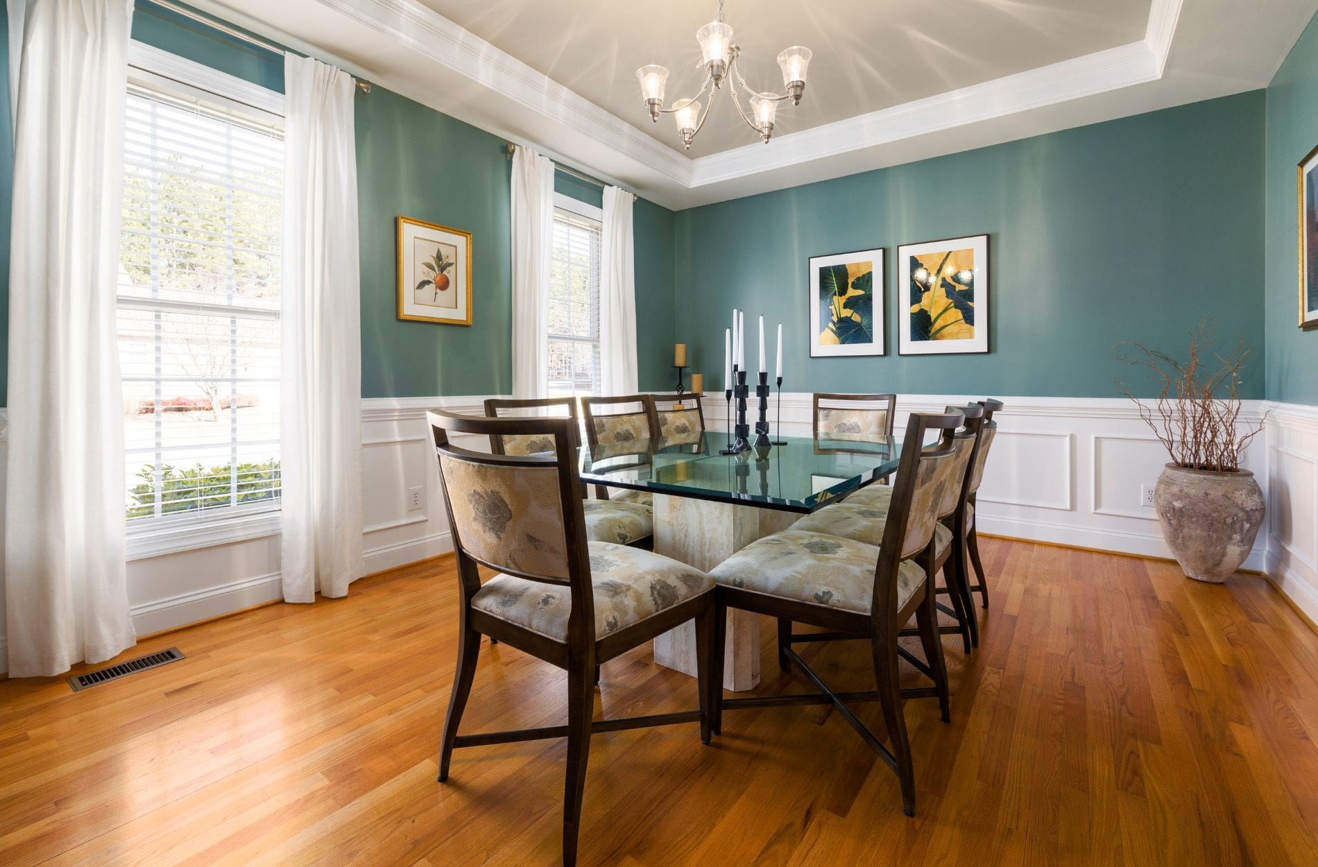Flawless Dining Room Finishes by Professionals